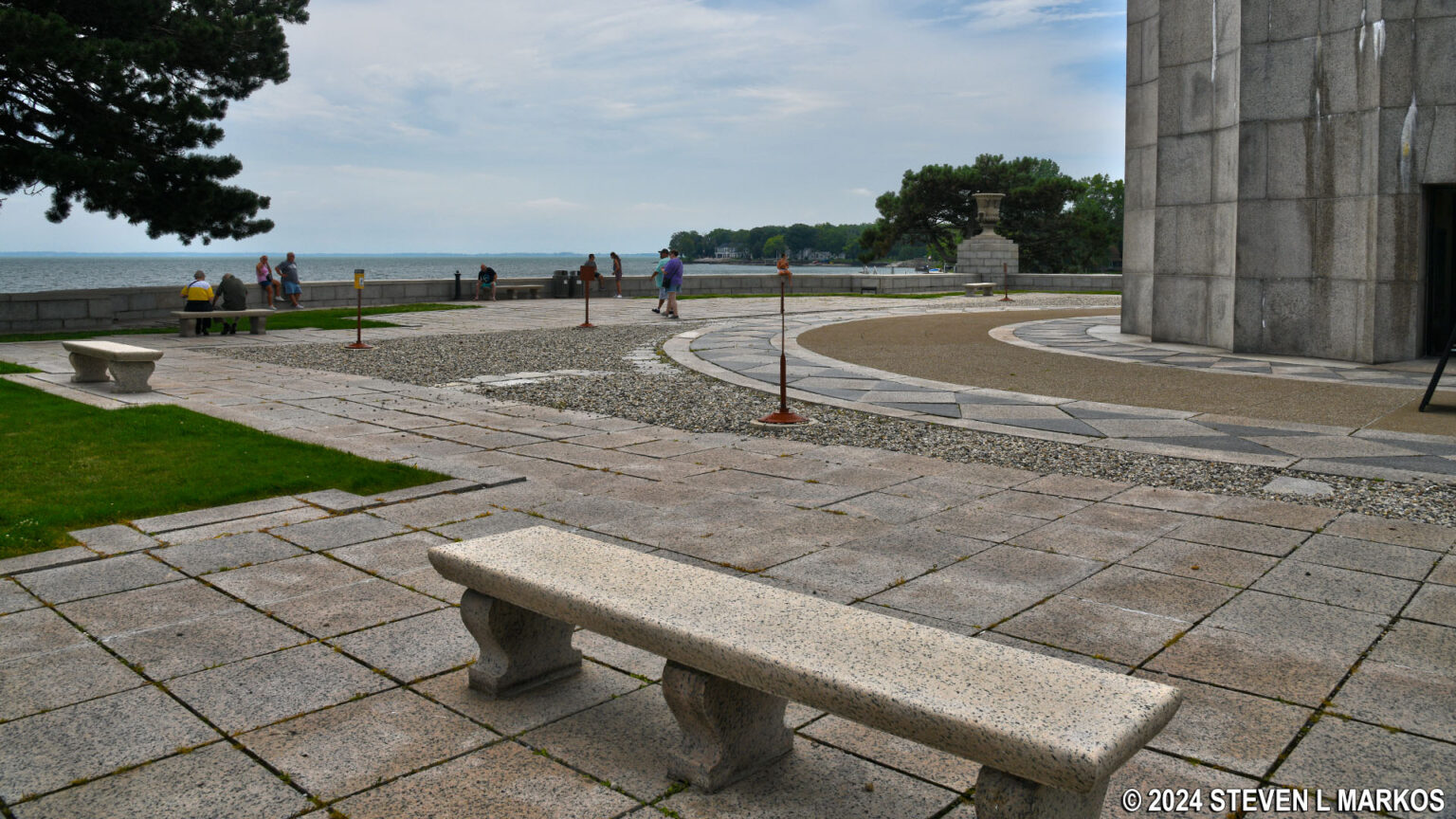 Perry’s Victory and International Peace Memorial | MEMORIAL COLUMN